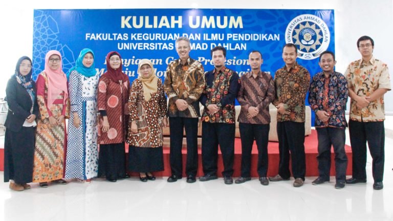 Template PowerPoint FKIP UAD