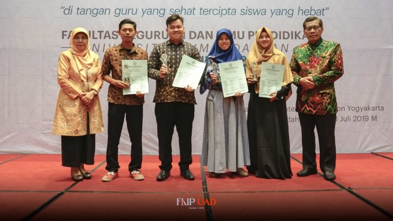 Logo Universitas Ahmad Dahlan Terverifikasi Tahun 2016